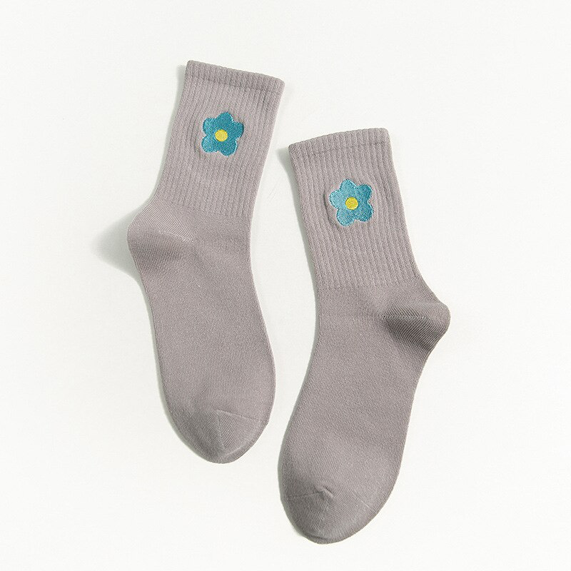 Embroidered Pop Flower Crew Socks (10 Colours) – Ice Cream Cake